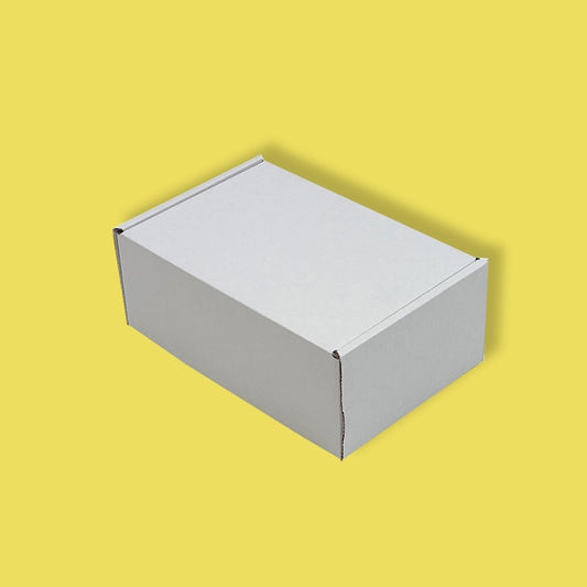 White Small Parcel Cardboard Postal Boxes - 222mm x 150mm x 88mm ...